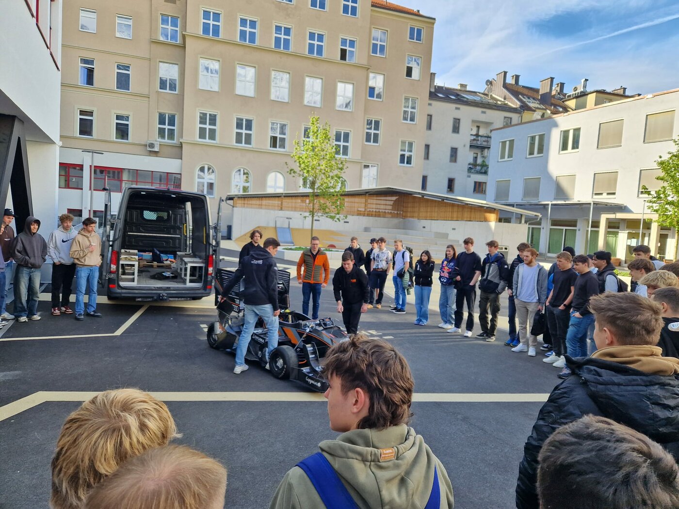 Competence Centre HTL Anichstraße - CCA - HTL Anichstraße