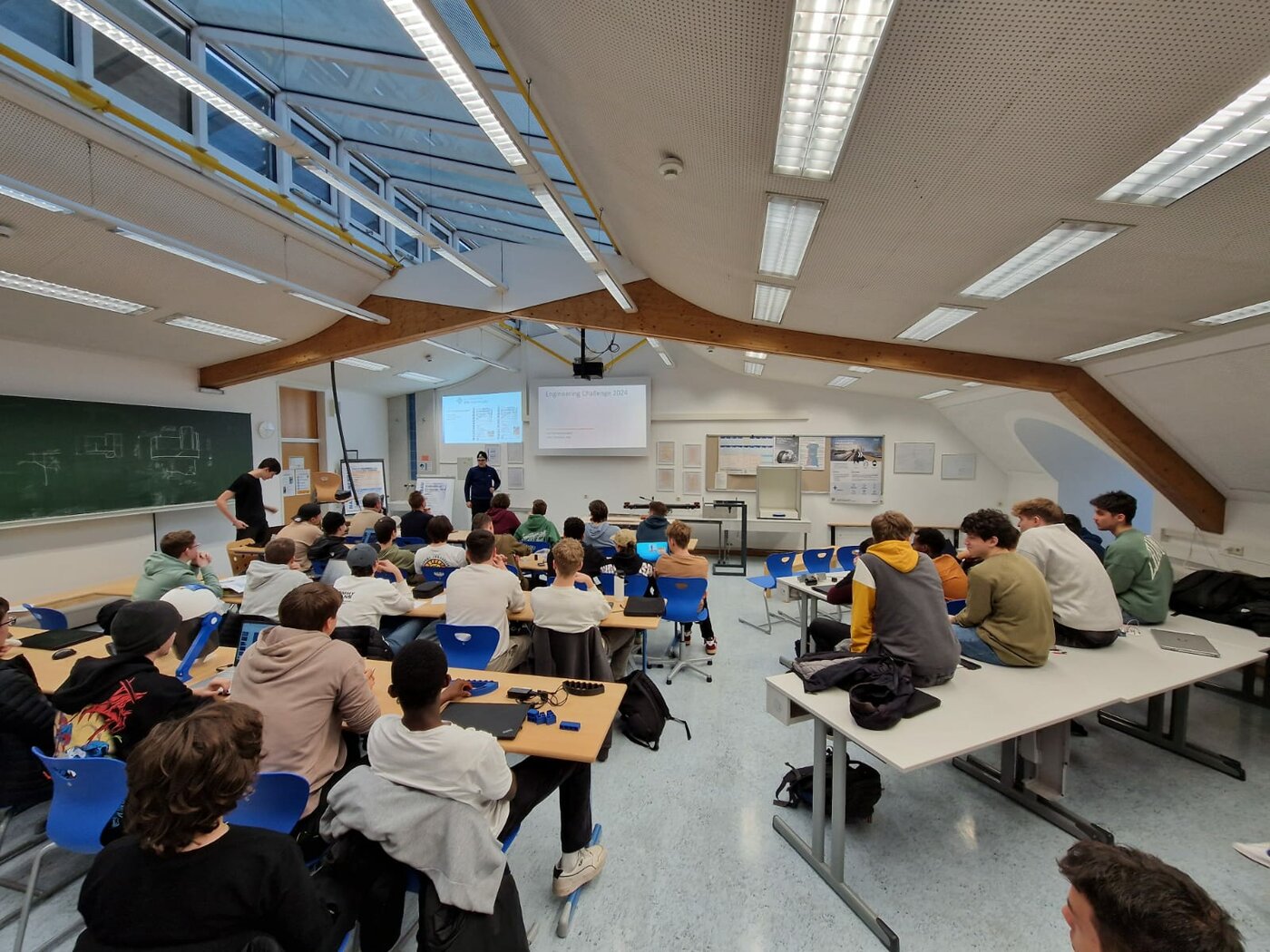 Competence Centre HTL Anichstraße - CCA - HTL Anichstraße